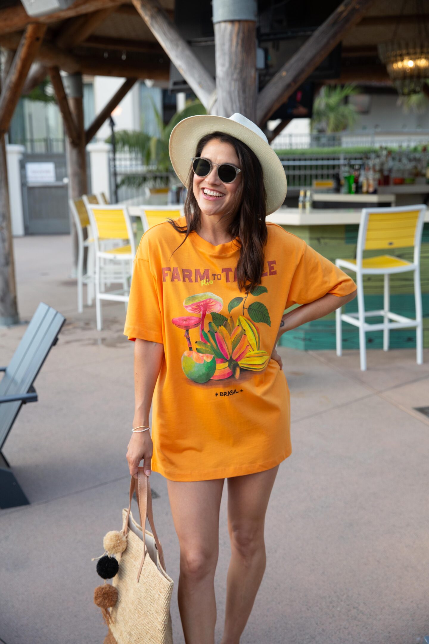 How To Style Graphic Tees - VSTYLE